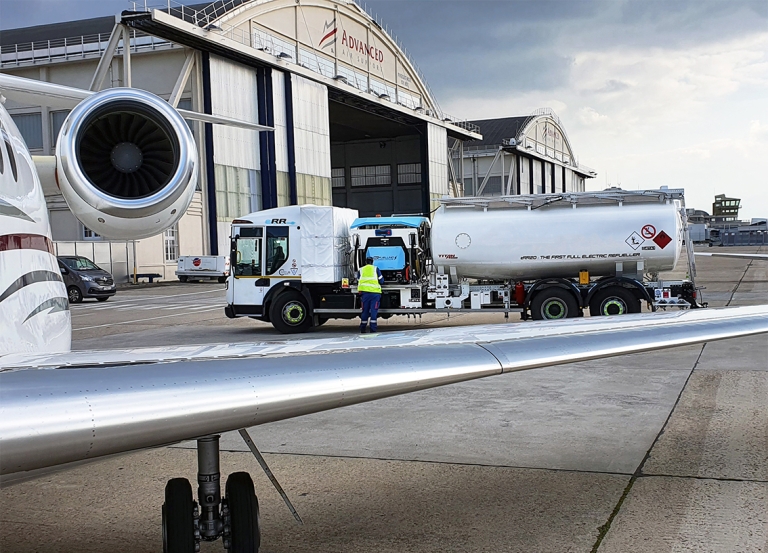 Electric aircraft refueller 20 000L - TITAN AERO